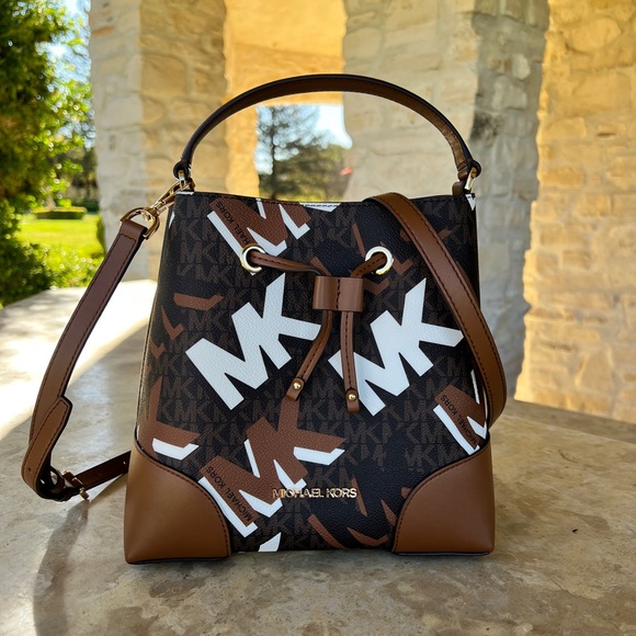 Michael Kors | Bags | Michael Kors Mercer Md Drawstring Bucket ...